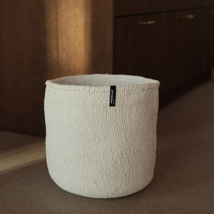 Handwoven white basket M
